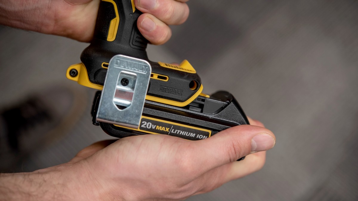 DeWalt Atomic 20V Max Brushless Compact 1/2 In. Drill/Driver Kit ...