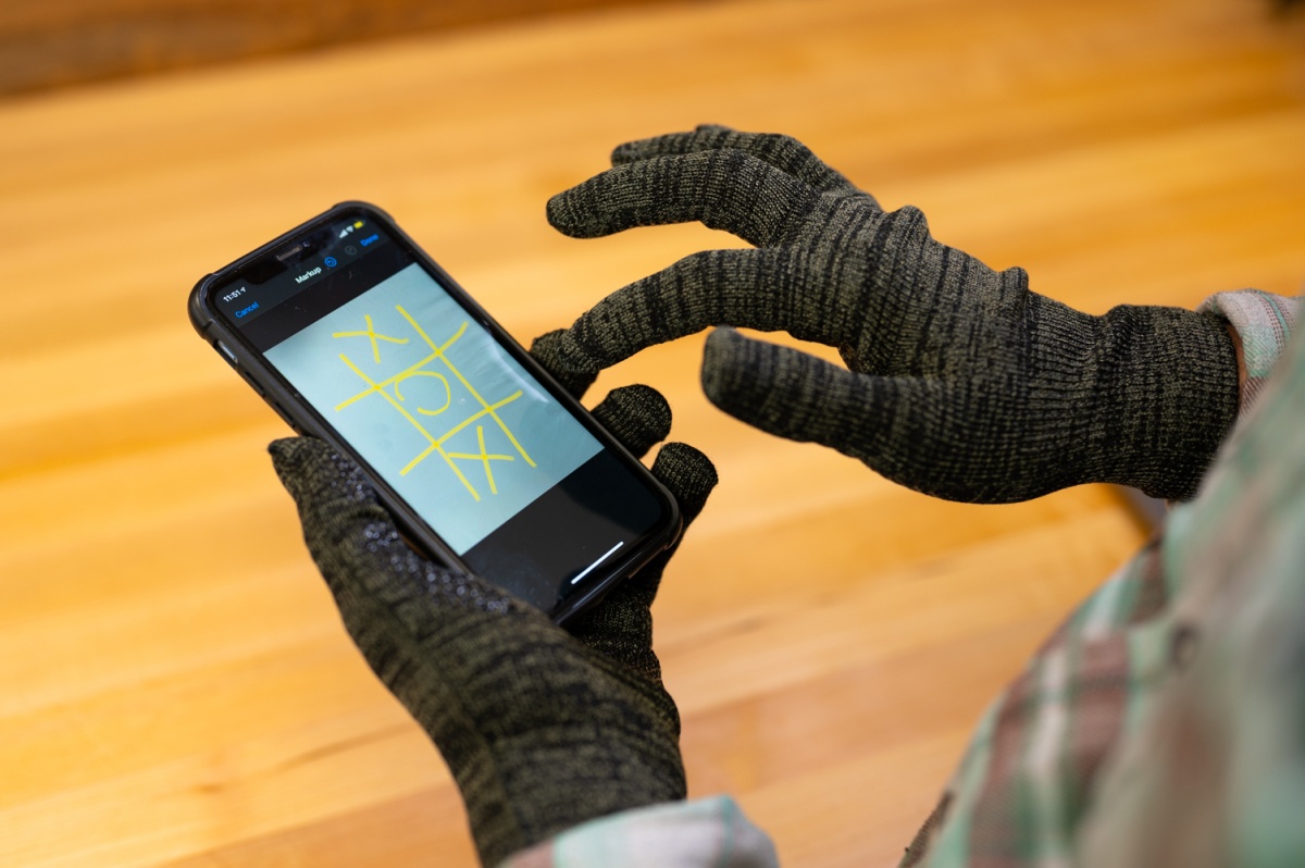 The 5 Best Touchscreen Gloves | Tested & Rated