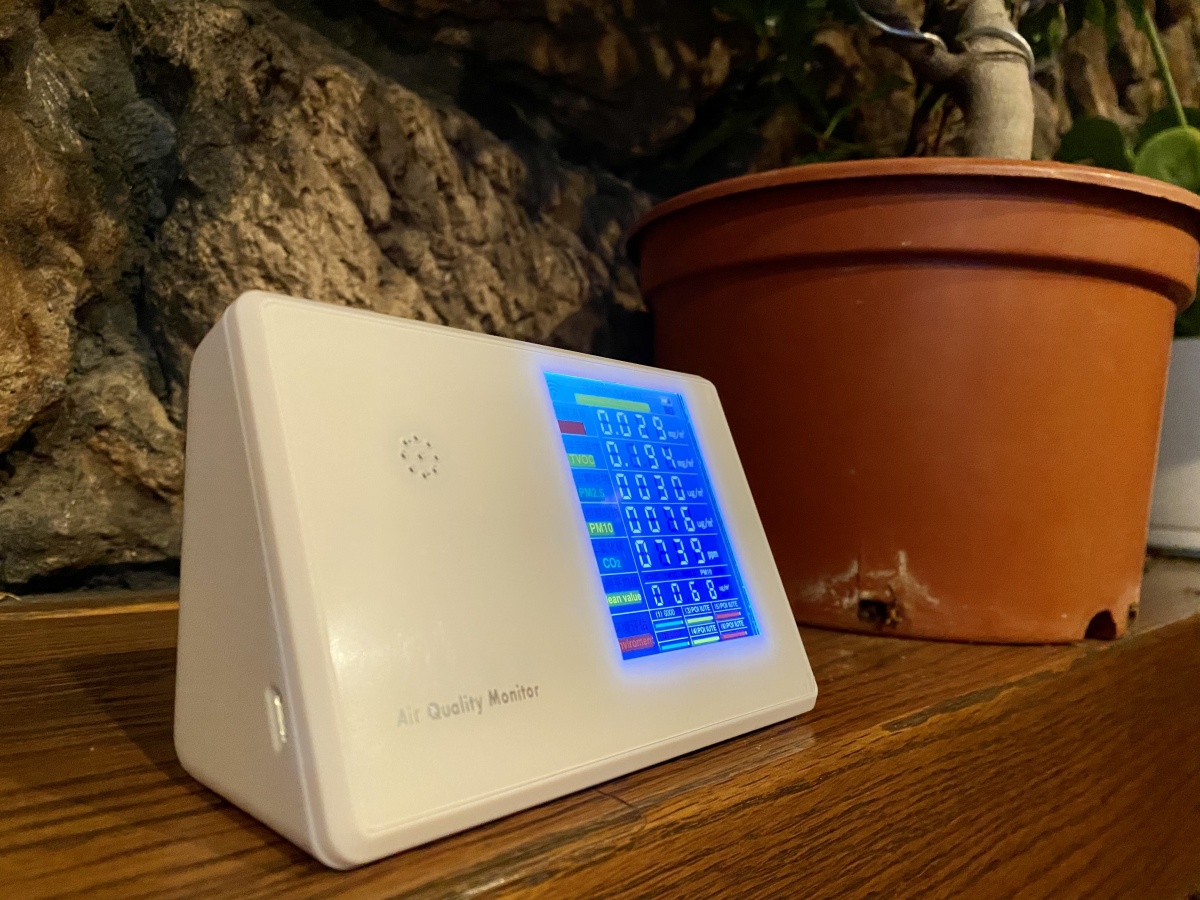 The 4 Best Air Quality Meters | Tested & Rated