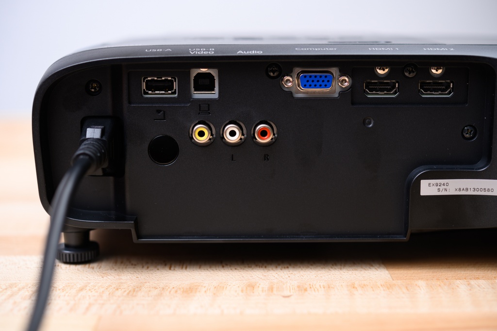 Epson Pro EX9240 Review | Tested by GearLab