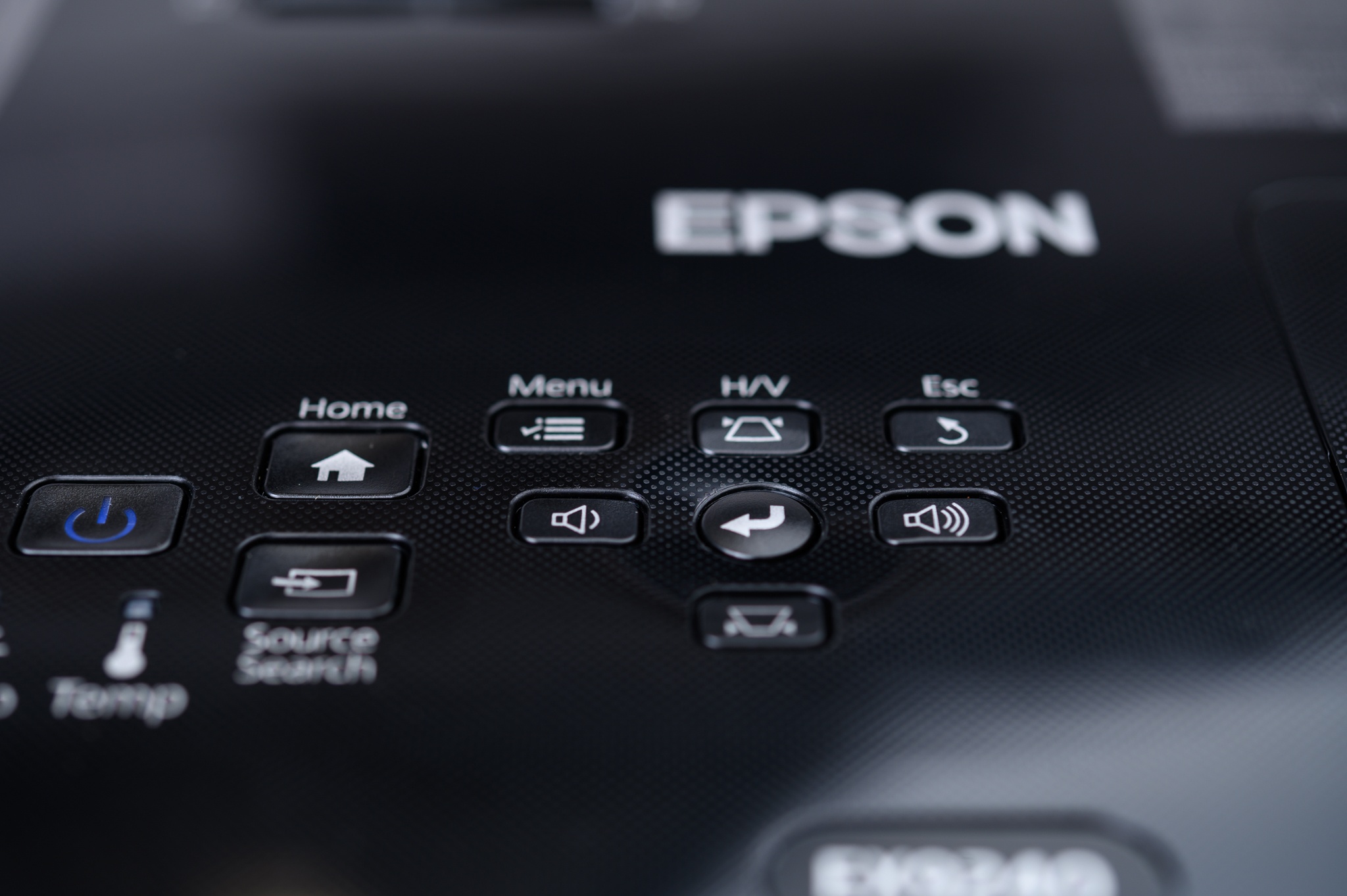 Epson Pro EX9240 Review | Tested by GearLab