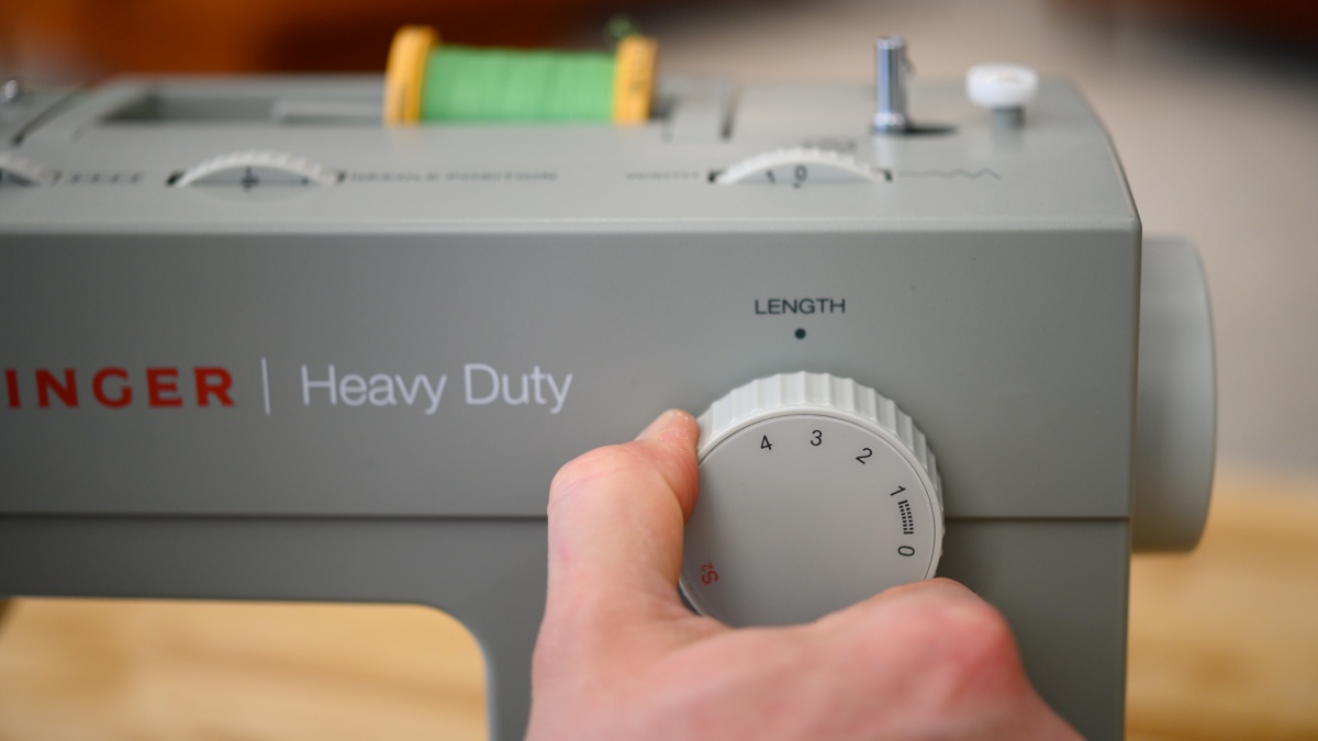 Singer 4452 Heavy Duty Review | Tested & Rated
