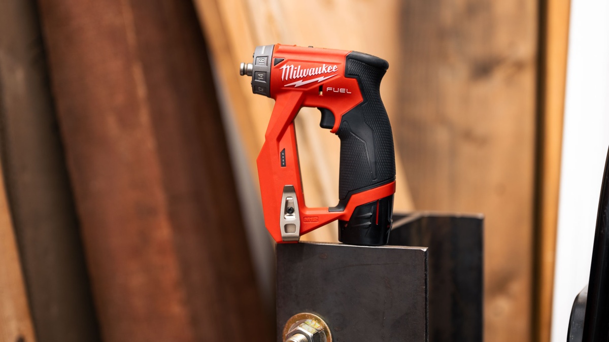 Milwaukee M12 Fuel Installation Drill Driver Kit 2505-22 Review | Tested